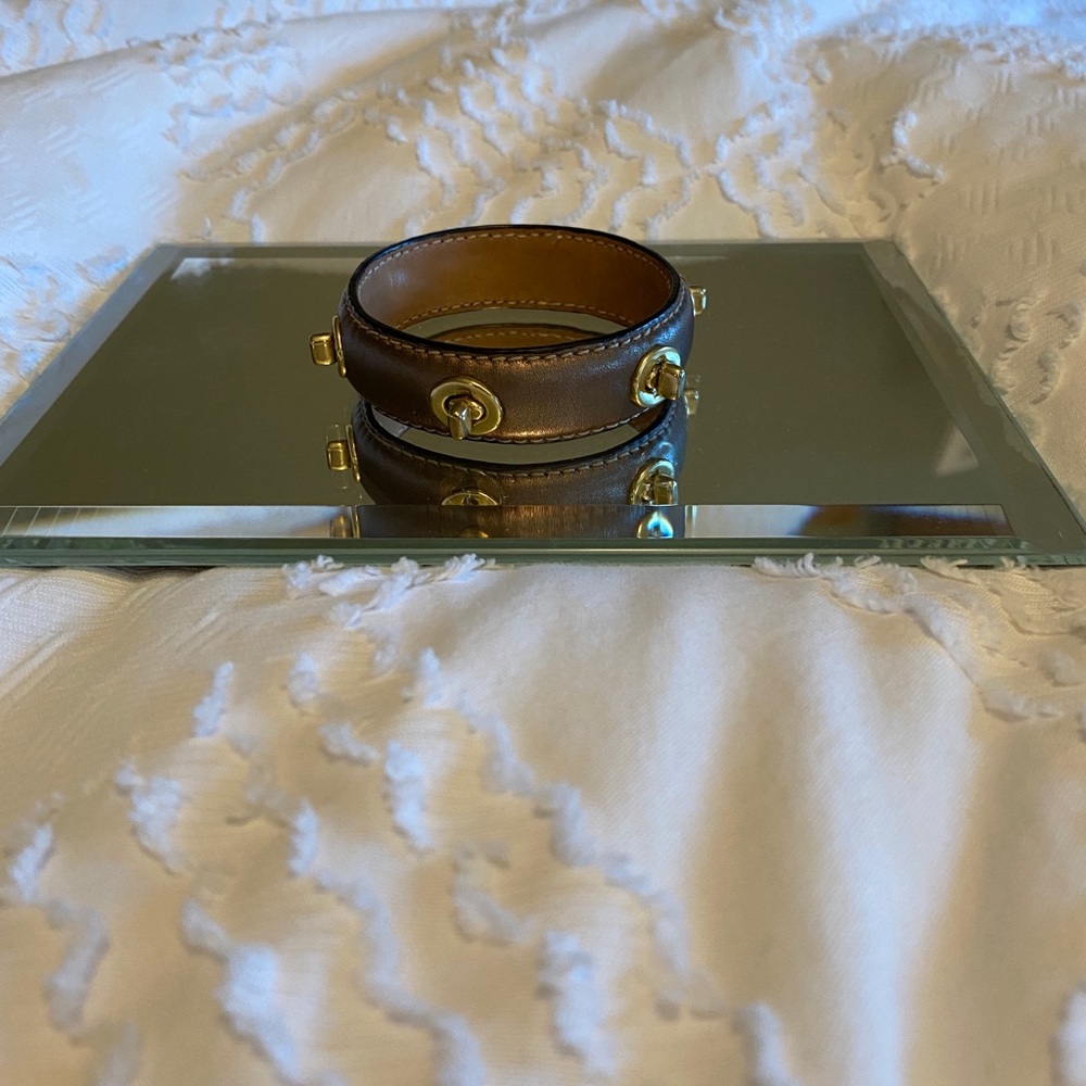 Coach Turnlock Leather Bracelet - Gem